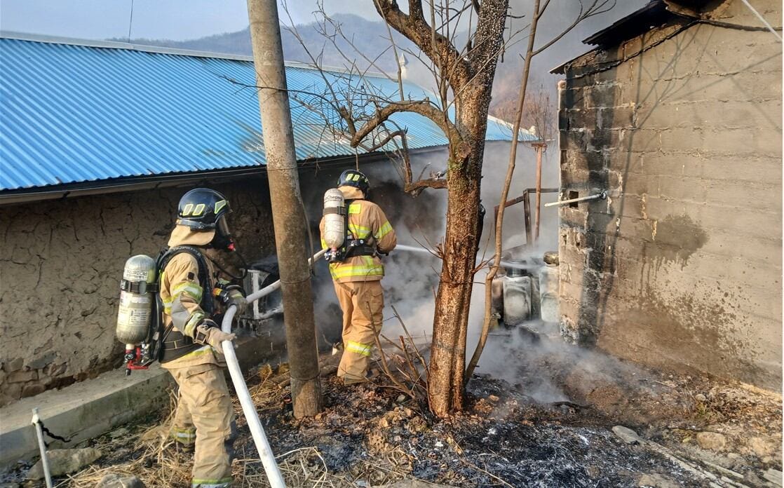 Uiseong House Fire Claims Two Lives, Injures One - indonesiakini